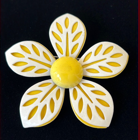Jewelry | Vintage 3d Exquisite Enamel Daisy Flower Brooch Pin | Poshmark